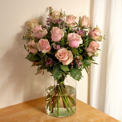 12 Pink Roses – AprilFlorist.co.uk